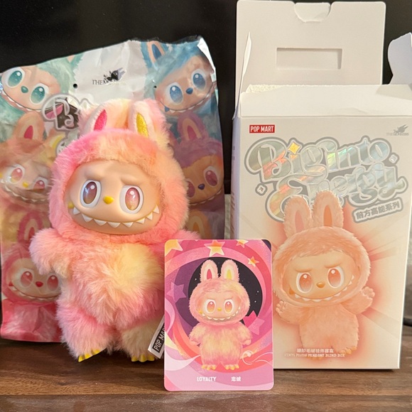 POP MART | Toys | Pop Mart Big Into Energy Loyalty | Poshmark